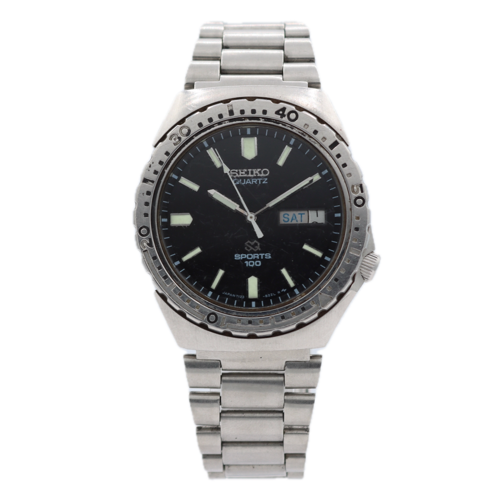 Vintage 37mm Seiko 7123-8219 Sports 100 Men's Quartz Wristwatch 7123A